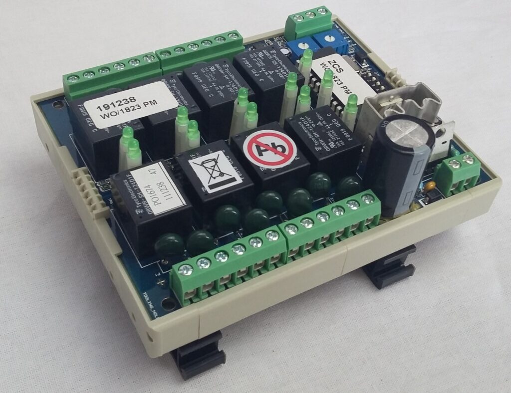 191238 Honeywell Elm 24V 8 Stage Dead Band Step Controller - Maxey Moverley