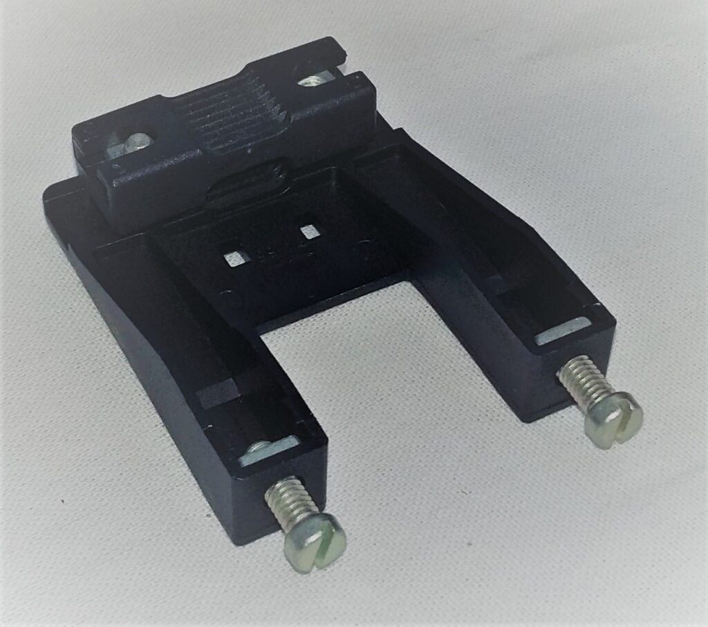 Strain Relief 3 Way STV Connector - Maxey Moverley